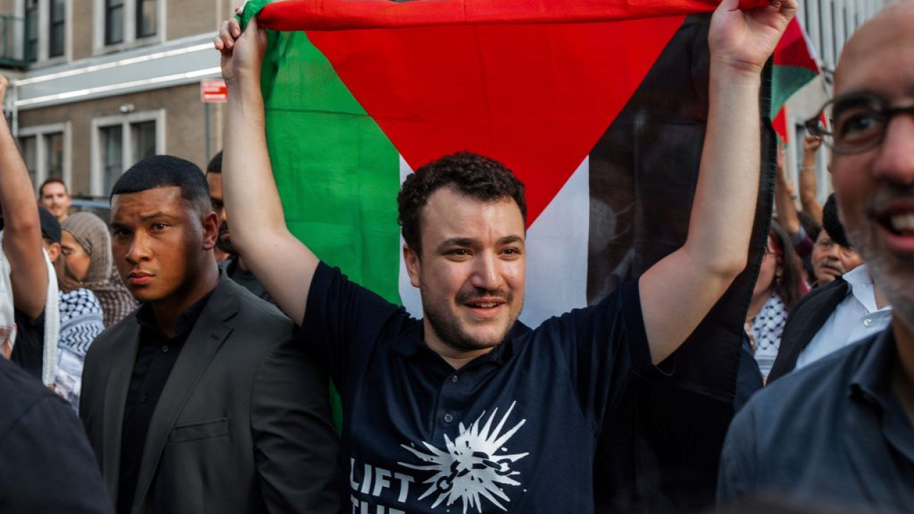 Δημοτική σύμβουλος της Νέας Υόρκης απειλεί τον φιλοπαλαιστίνιο ...