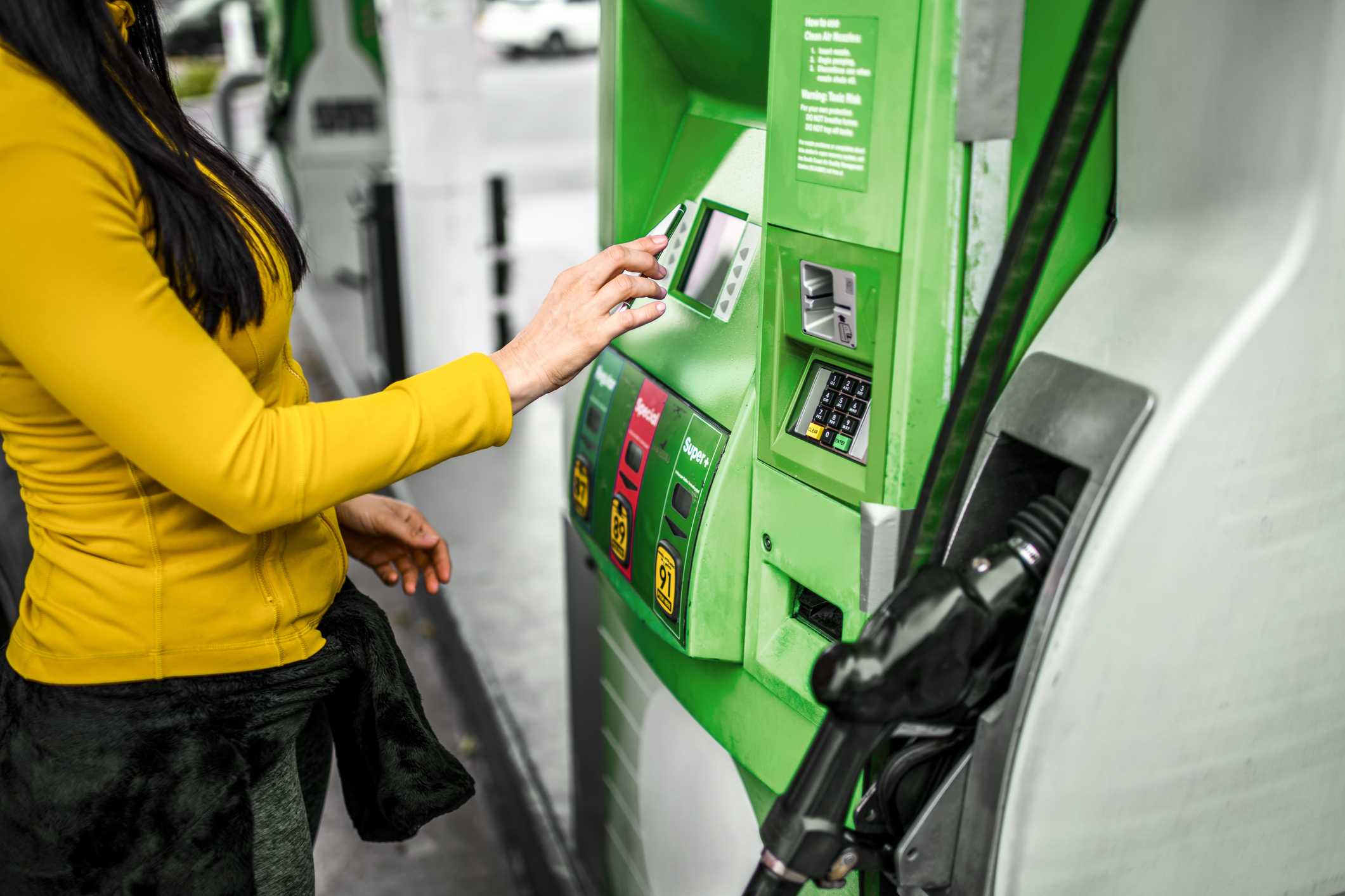 Gas prices spike in New Mexico again amid uncertainty of the Strait of ...