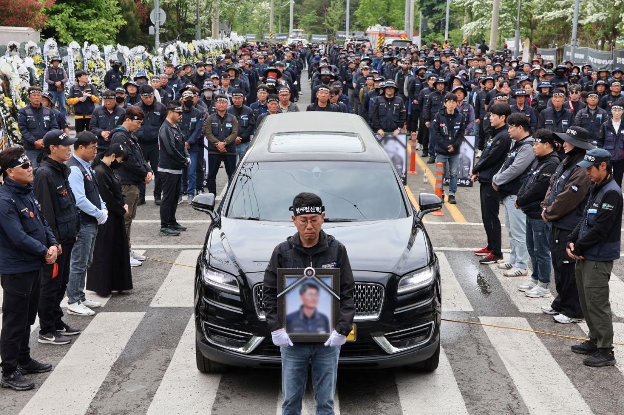 '조합원 사상' 화물연대 "경찰, 과잉진압 사과하고 책임자 처벌하라"