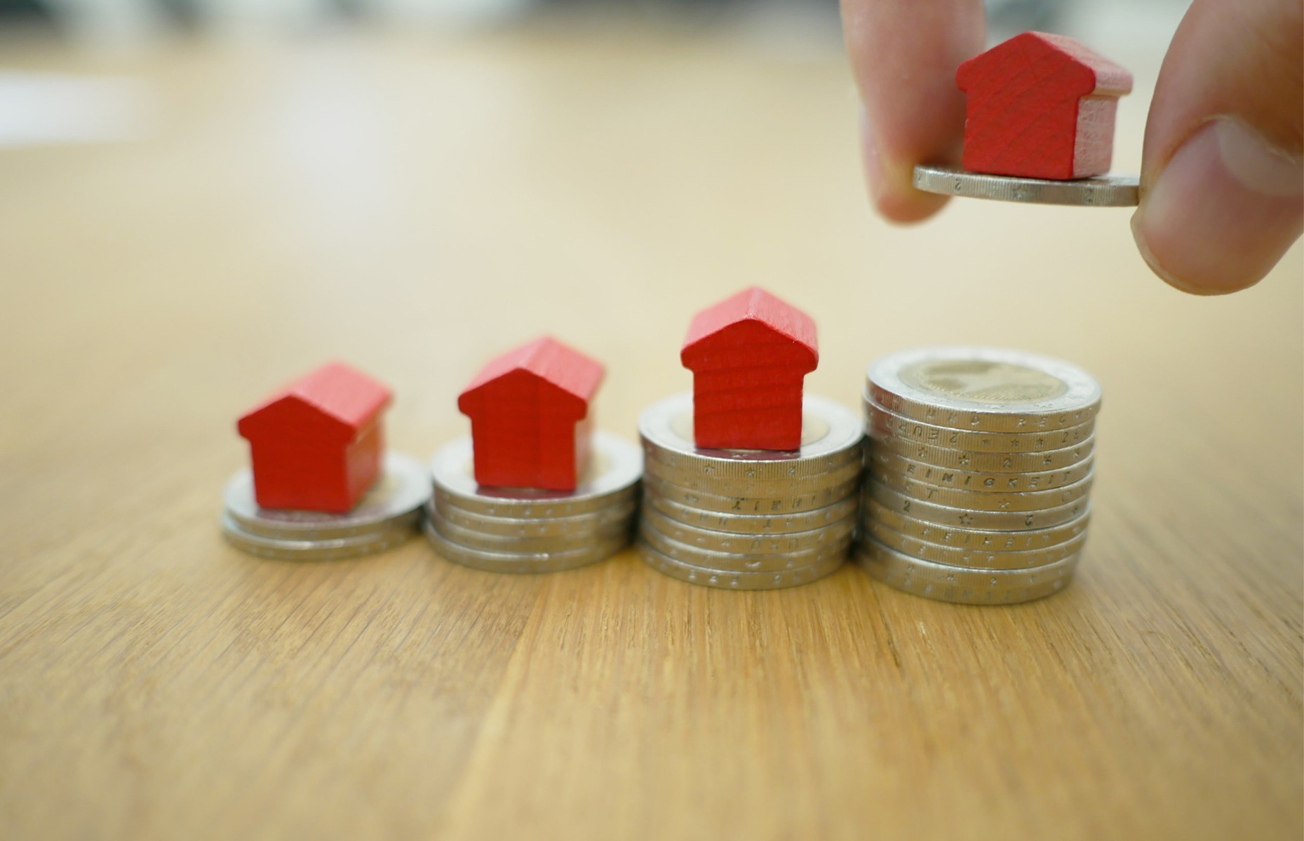 Saving for a deposit? 15 tips from a money-saving expert