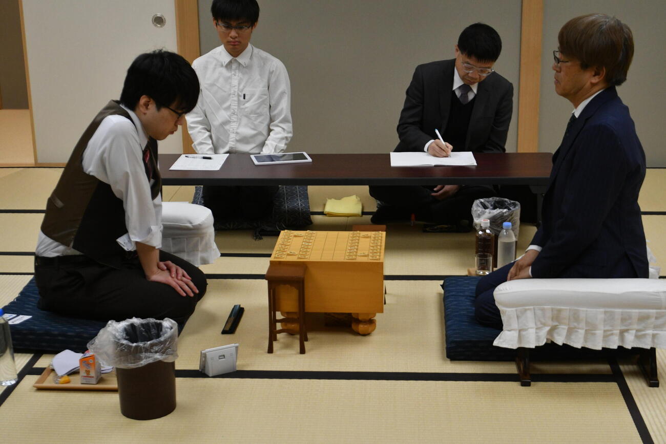 【将棋・棋聖戦挑決】羽生善治九段のタイトル獲得100期挑戦か服部慎一郎九段の初挑戦か