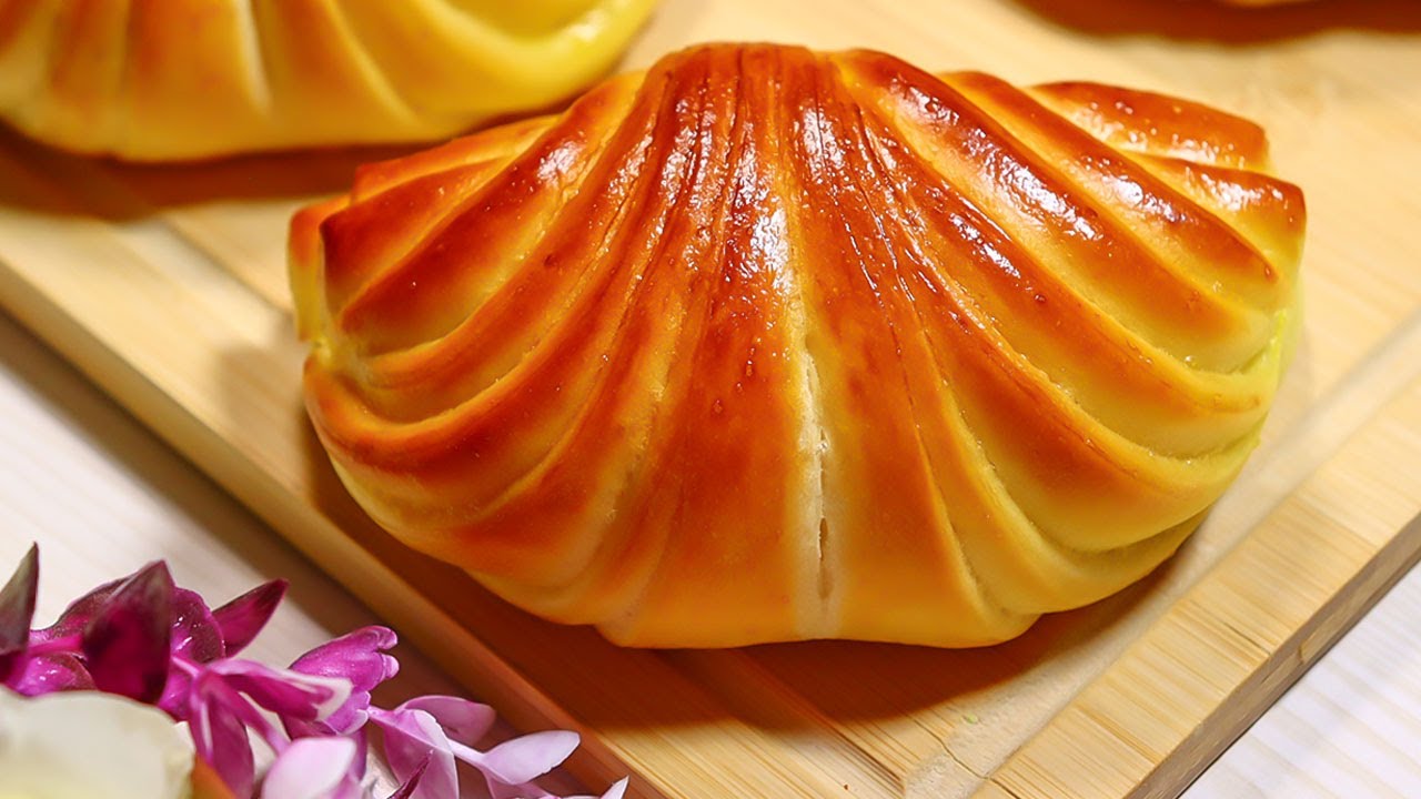 Dough turns into clouds: The 100-year-old recipe