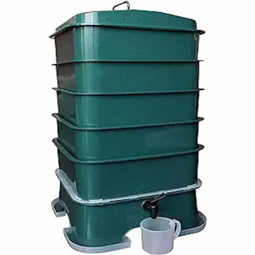 Say goodbye to slow, smelly compost – here’s how a compost chimney ...