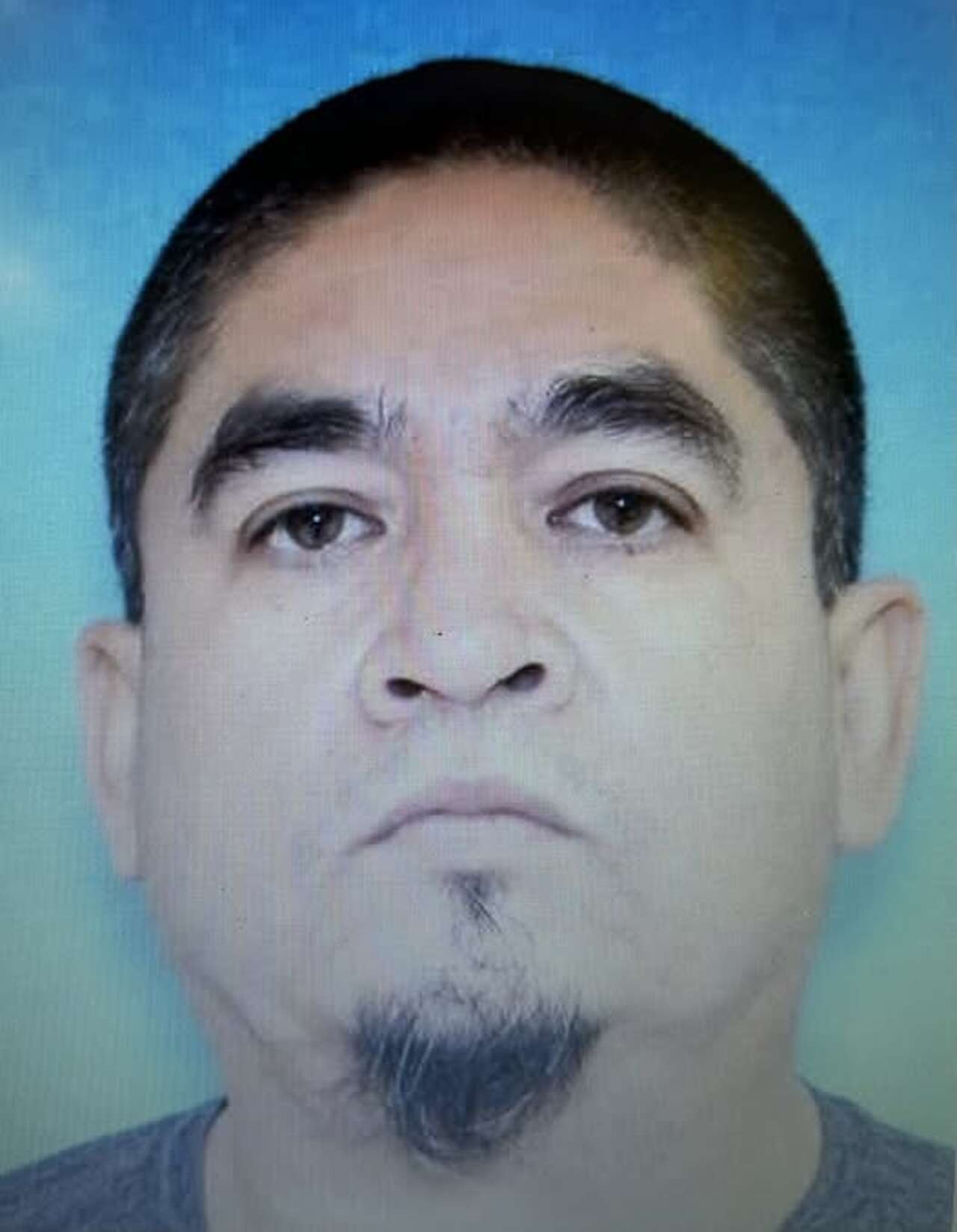 Authorities search for man accused of threatening judge in Karnes County