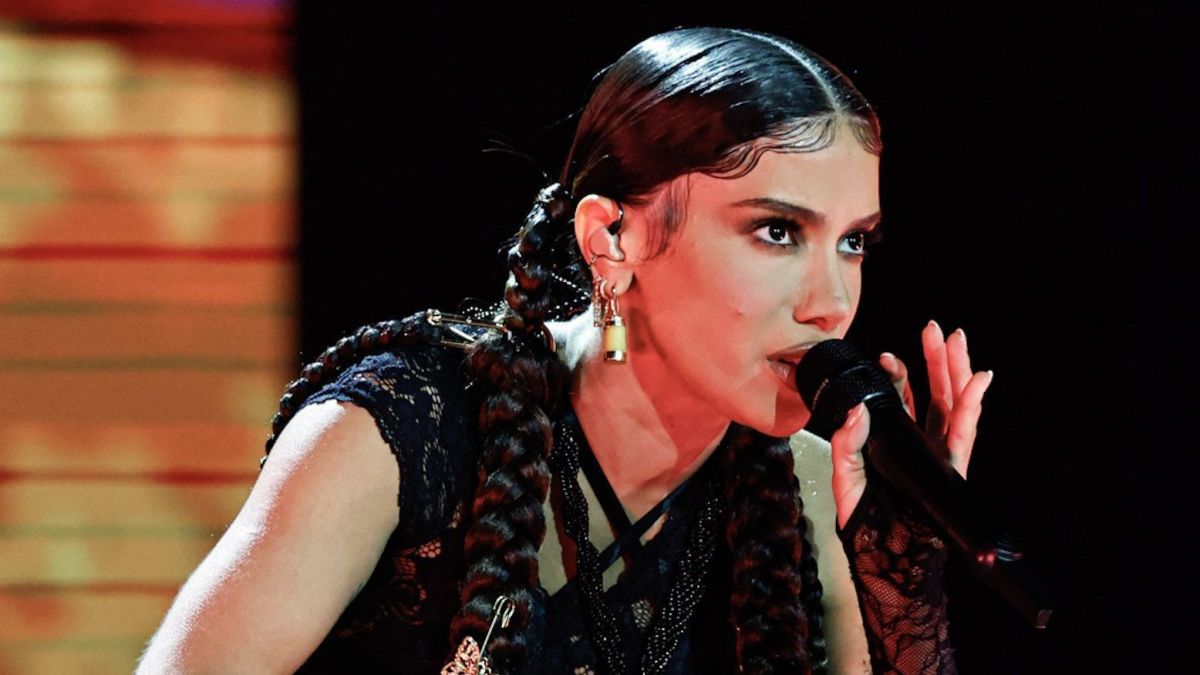 Anitta, Katy Perry e Alanis Morissette devem participar de abertura da Copa