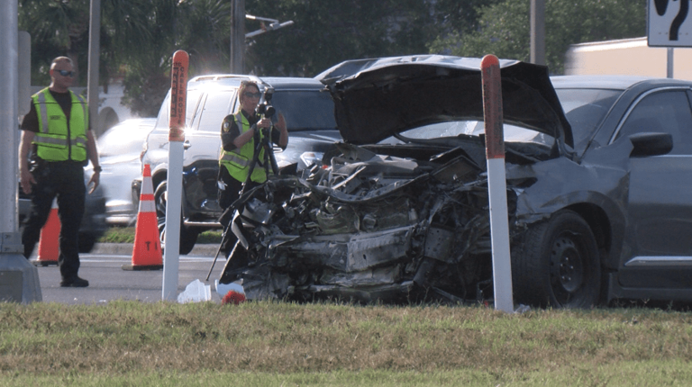 2 adults, 2 young children hospitalized after cars collide at Oldsmar ...