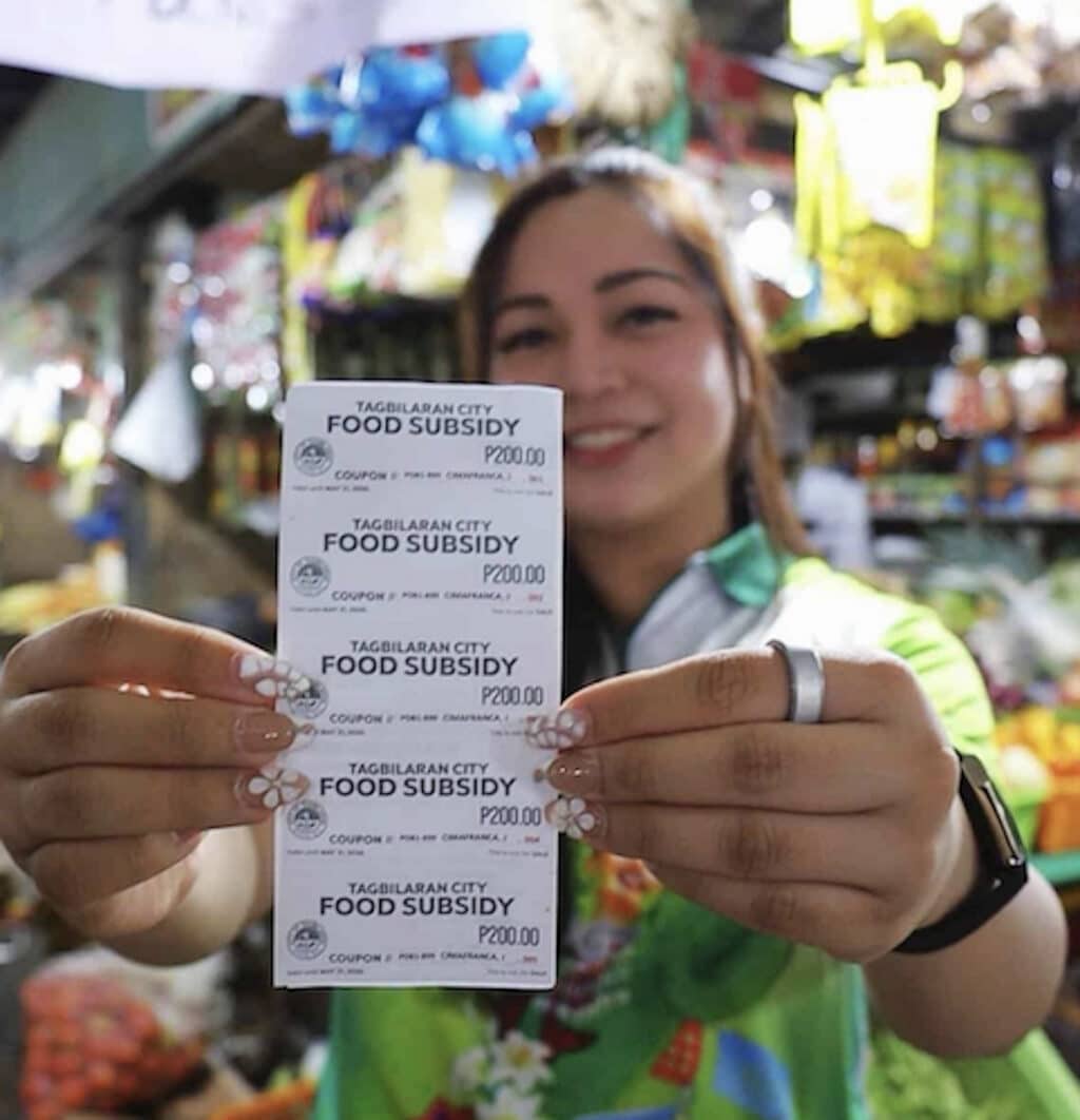 Tagbilaran City: Families get P1,000 worth of food subsidy vouchers