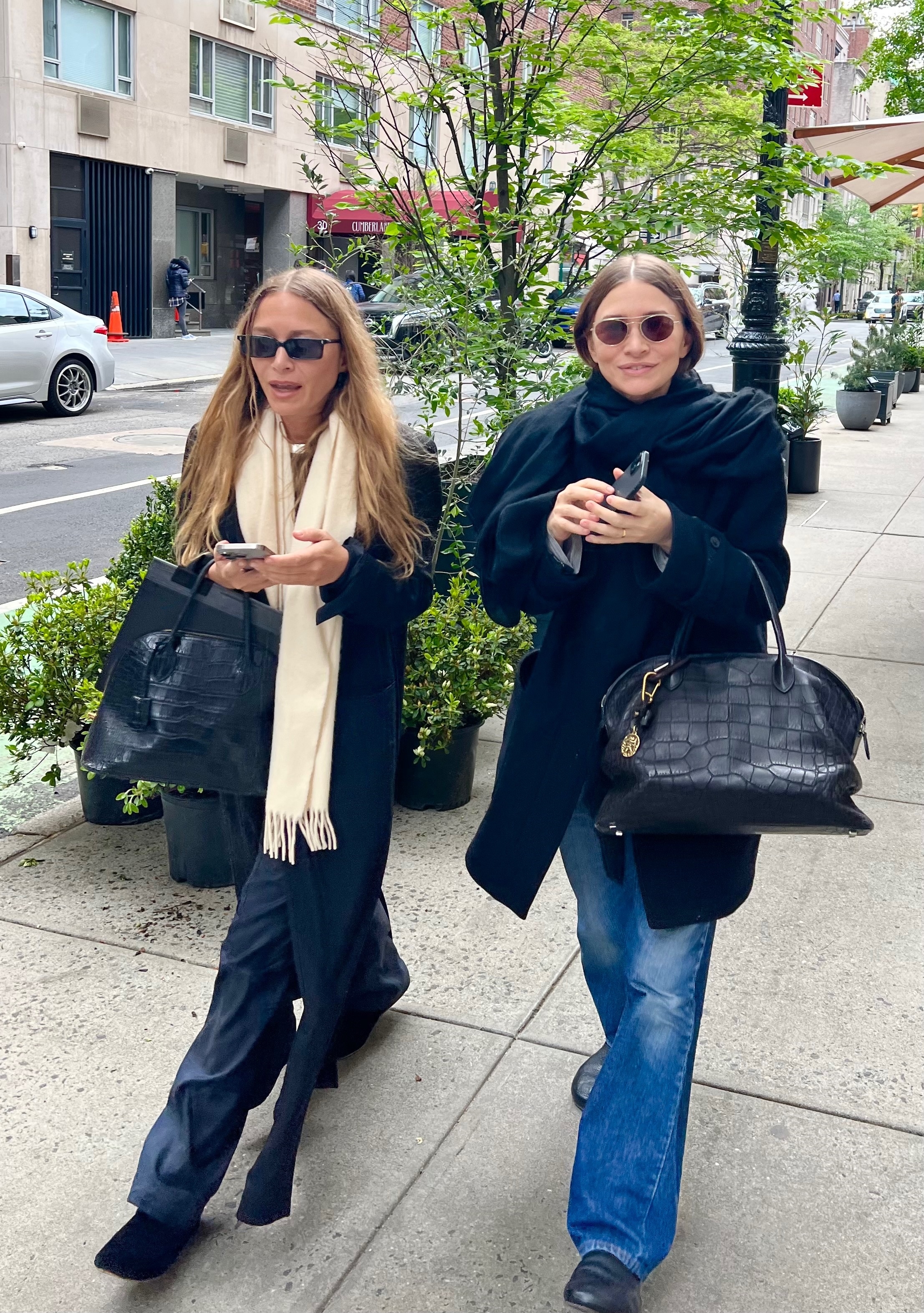 Mary-Kate and Ashley Olsen make rare public outing in matching looks ...
