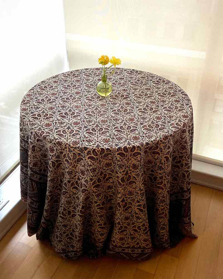 Stop buying tablecloths and runners - I tried this unconventional trick ...