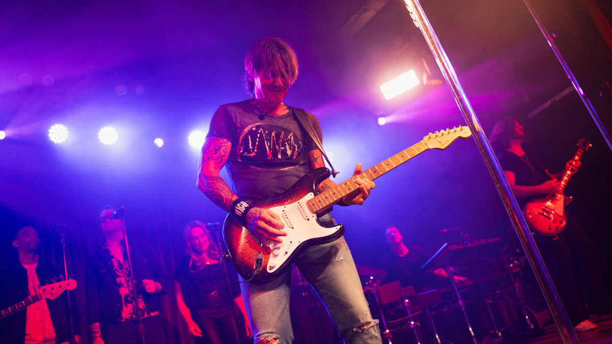 Watch: Keith Urban teases yacht rock era with sold-out pop-up event