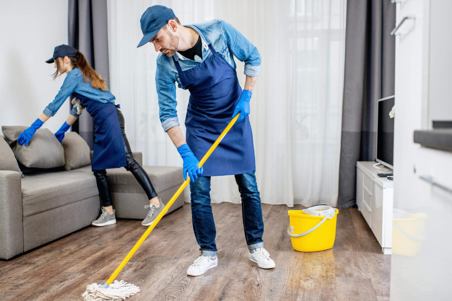 What hotel housekeepers actually clean (and don’t clean) between guests ...