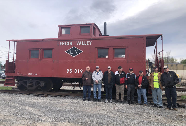 Historic 1942 caboose returns to Manchester. See photos