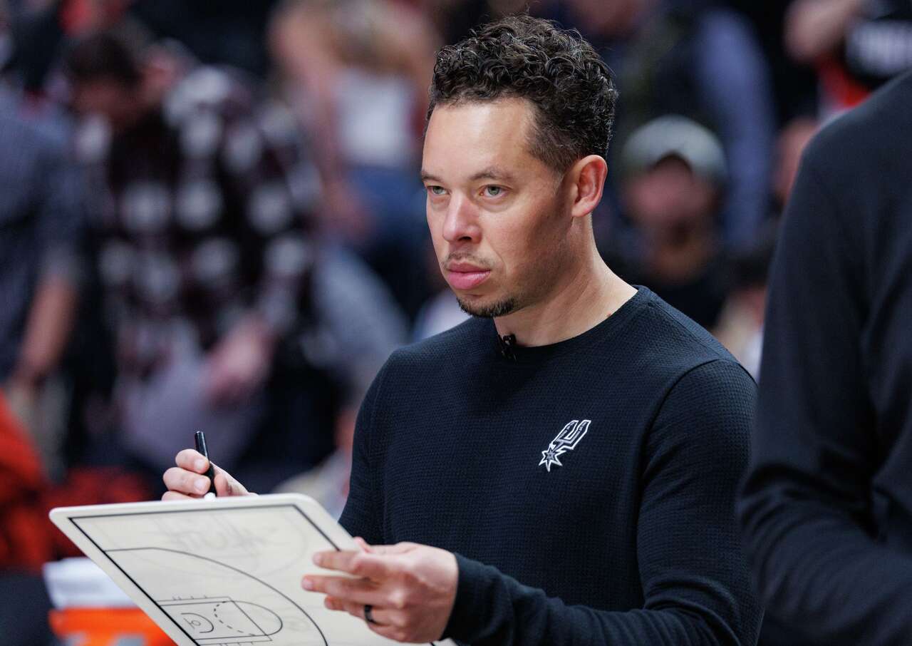 Spurs' Mitch Johnson explains coaching approach in playoffs