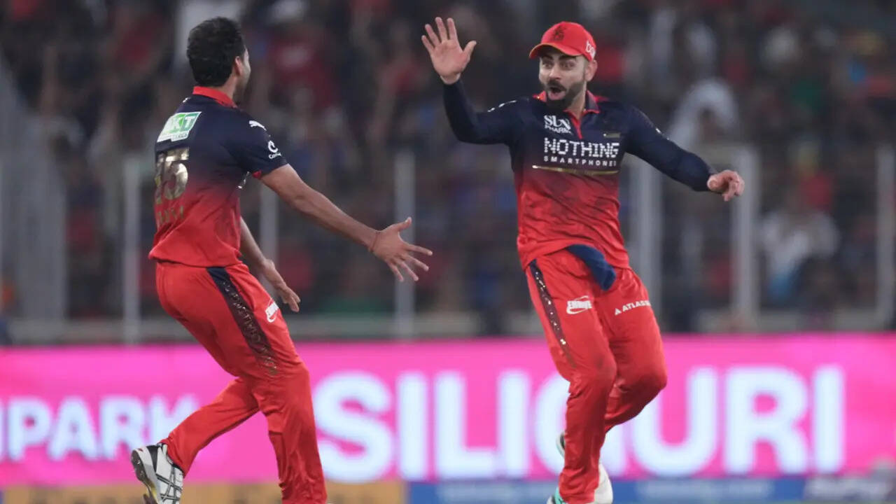 Virat Kohli's fiery send-off to Shubman Gill in GT vs RCB clash goes ...