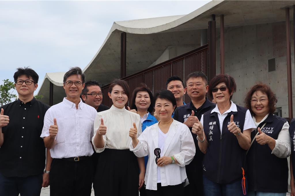 盧秀燕合體高虹安走訪南寮竹風漁市 自曝與新竹深厚情感