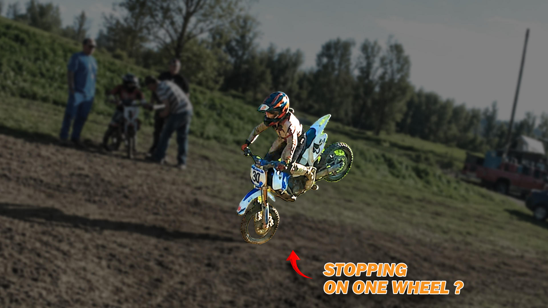 Motocrosssprongen en snelle actie in beeld