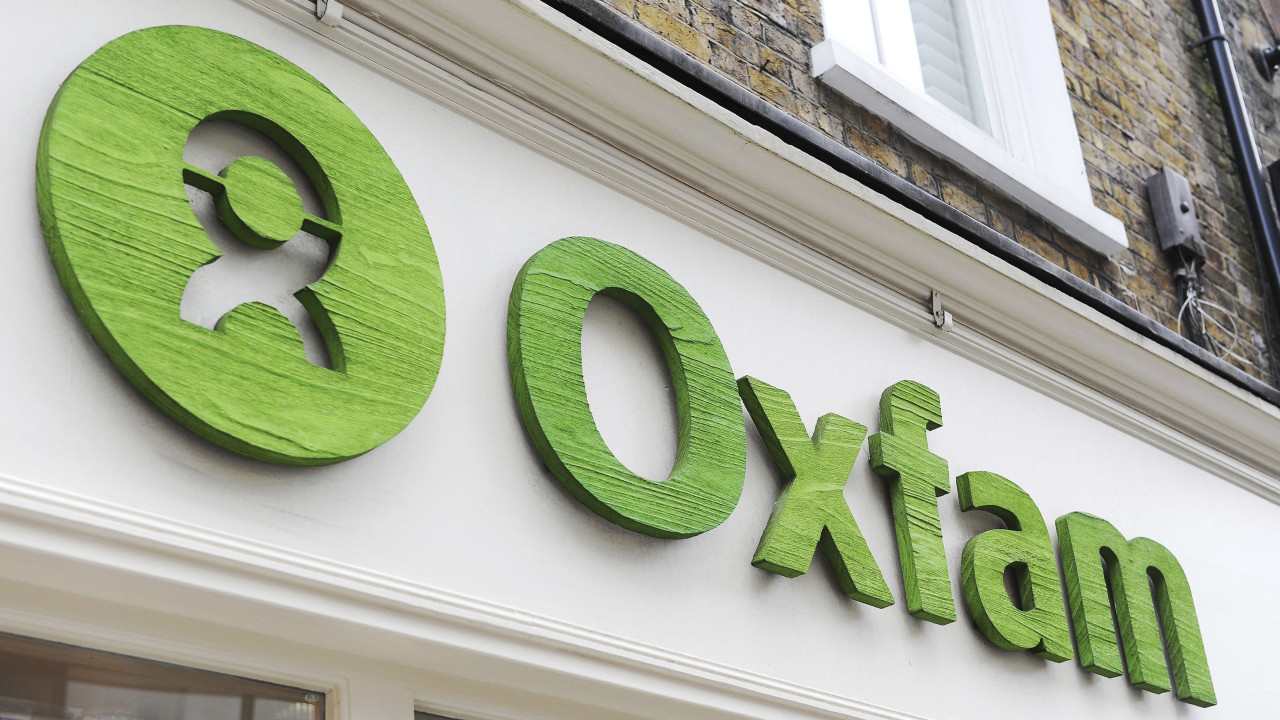 Oxfam: Το εισοδηματικό χάσμα μεγεθύνεται, οι απολαβές των επικεφαλής ...