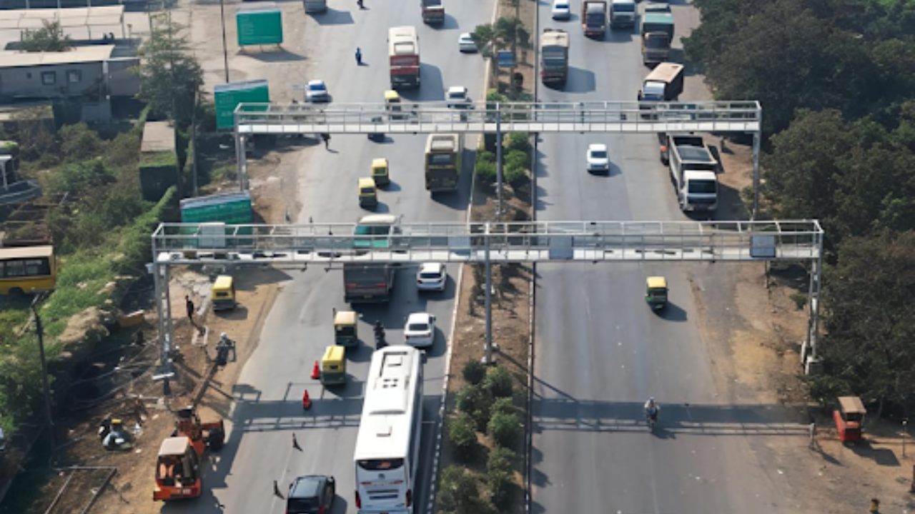 India’s first barrier-less toll system launched on NH-48 in Gujarat ...