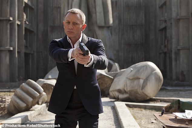 Aaron Taylor Johnson continues to fuel 007 rumours as he sports Bond's ...