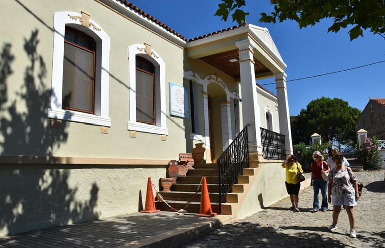 «Ο δάσκαλος της Ίμβρου»: Μεγάλη φιλανθρωπική συναυλία υπό την αιγίδα ...