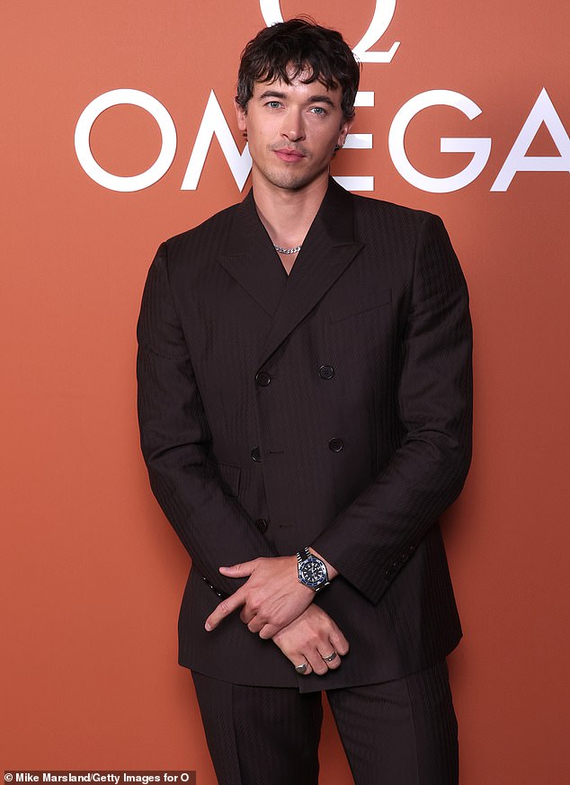 Aaron Taylor-Johnson continues to fuel 007 rumours as he sports Bond's ...
