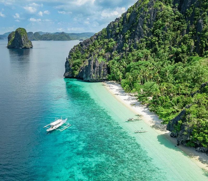 15 extraordinary beaches around the world worth seeing