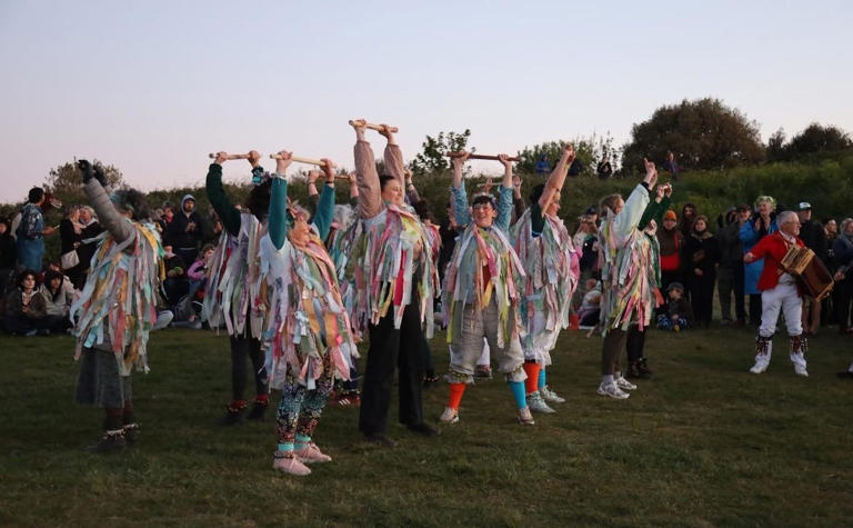 In pictures: Hundreds turn out at dawn for Hastings May Day tradition ...