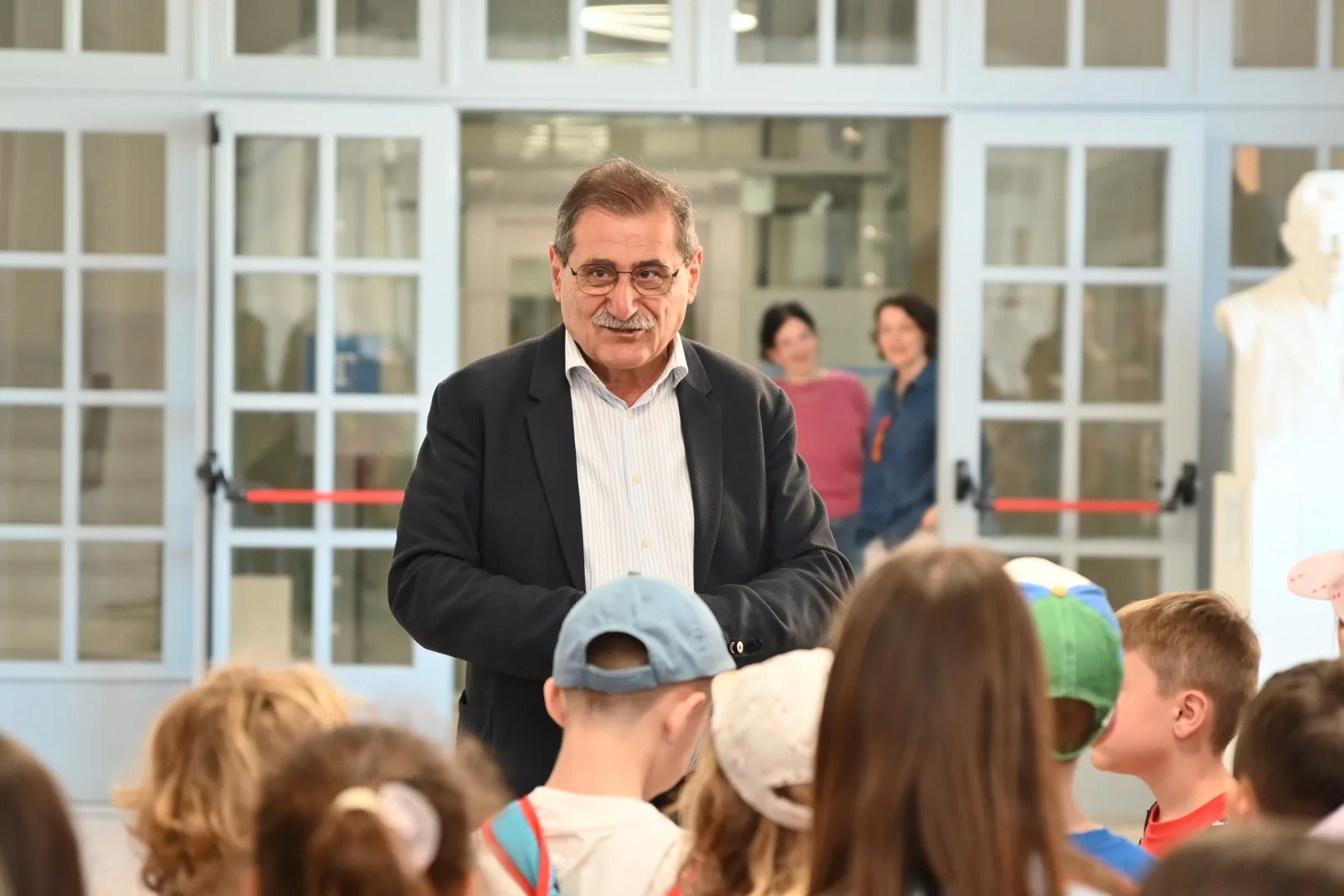 Μαθητές του 48ου Δημοτικού Σχολείου Αγυιάς στο Δημαρχείο ΦΩΤΟ