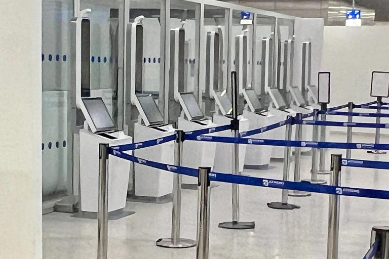Brits warned over 'shambolic' new EU entry-exit system this summer