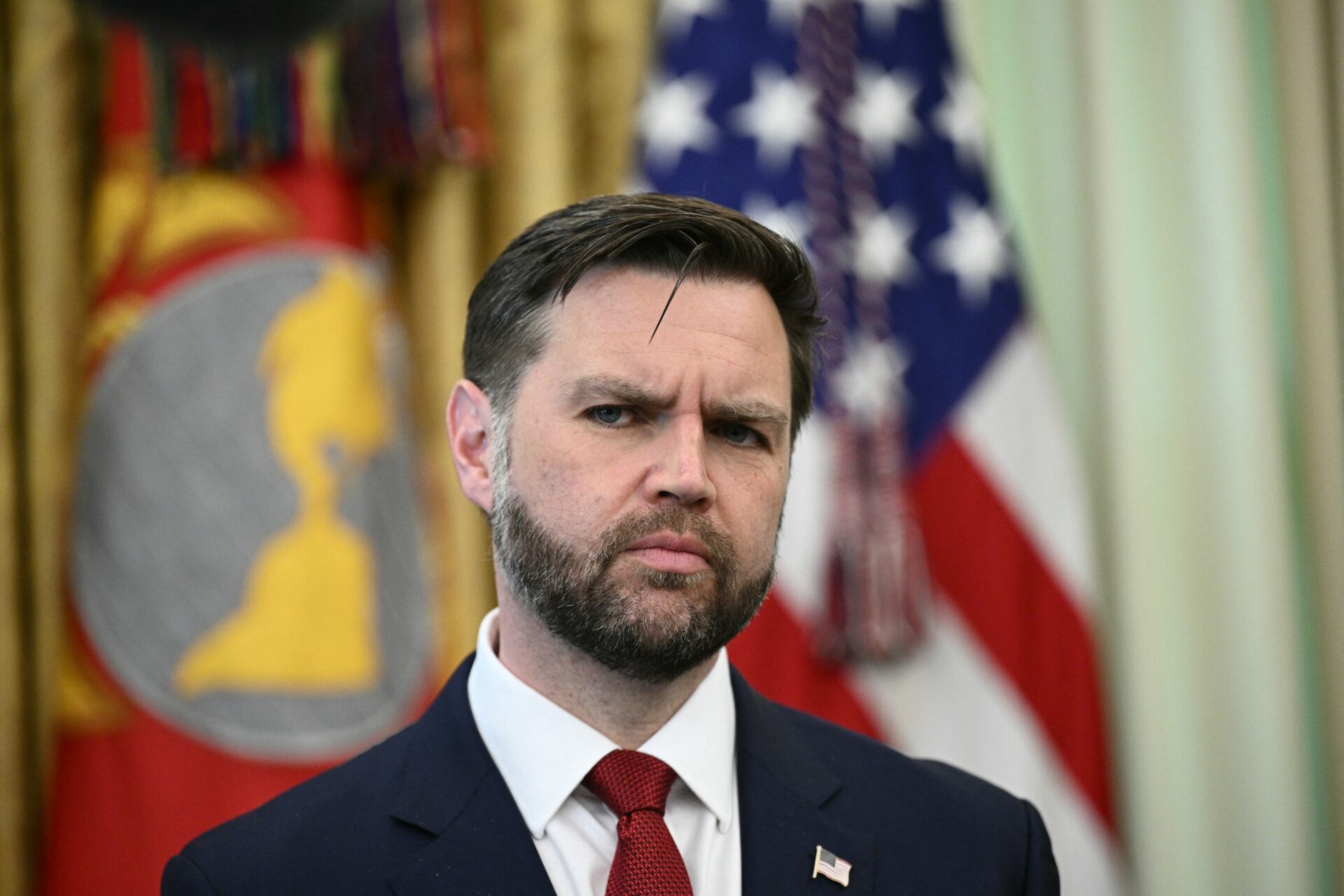 Trumps bondgenoot op kruistocht om Europa naar Amerikaans model te ...