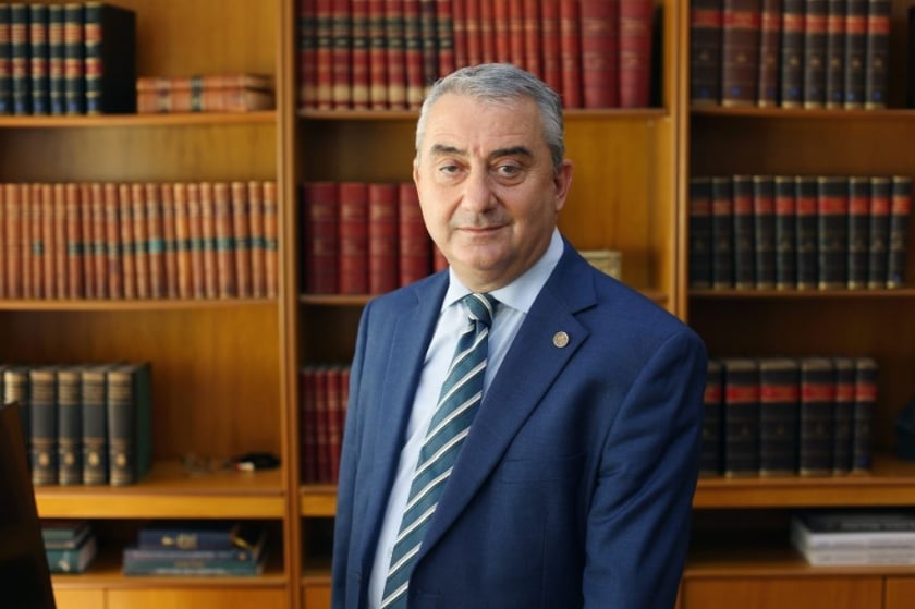 Θύματα επίθεσης ο αντιπρύτανης του ΑΠΘ Ιάκωβος Μιχαηλίδης και η ...