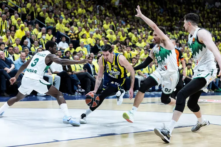 Nando De Colo savoure sa « dernière danse » avec le Fenerbahçe avant le ...