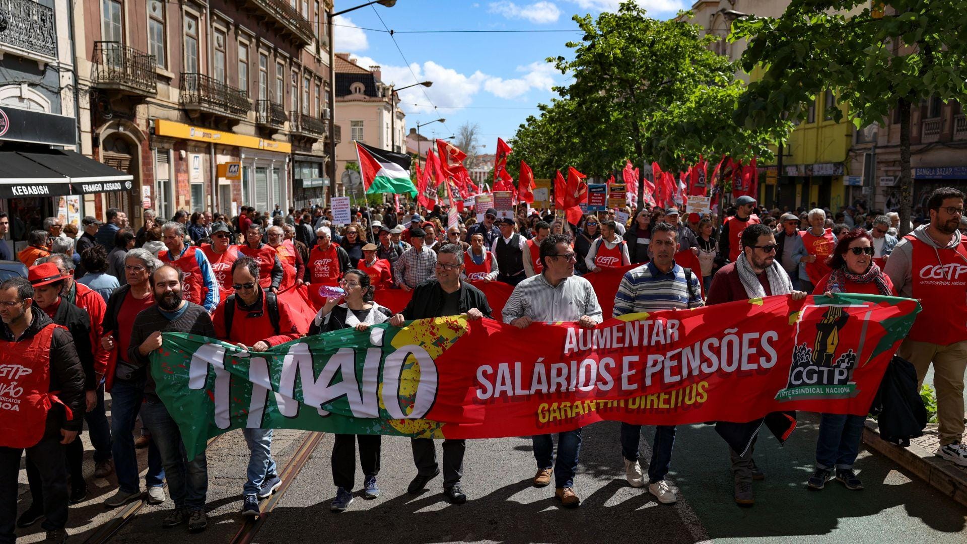 1.º de Maio: CGTP e UGT esperam milhares nas ruas para lutar contra o ...