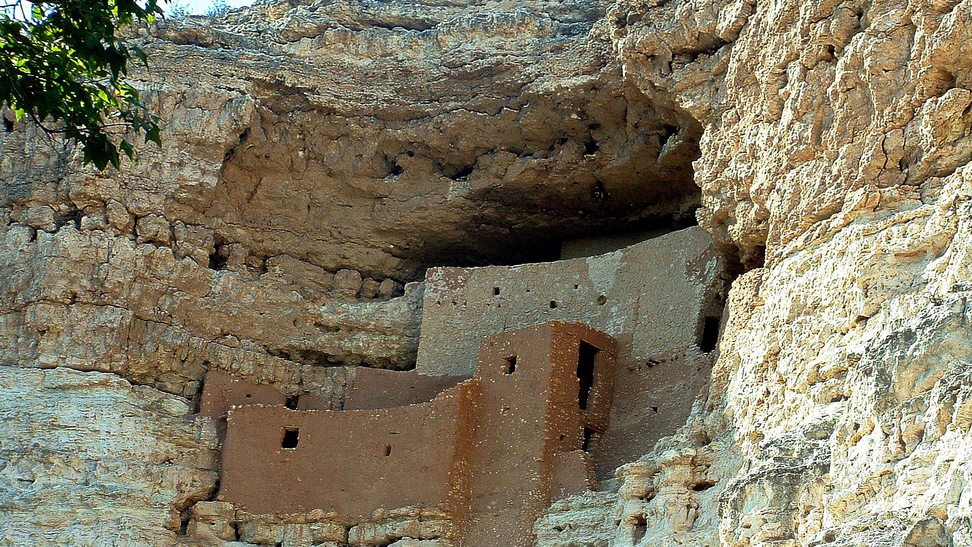 Deep in an Arizona canyon, a 900-year-old village is still clinging to ...