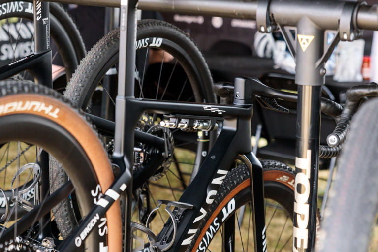 Canyon's new unreleased Grail CFR is an aero bike with clearance for XC ...