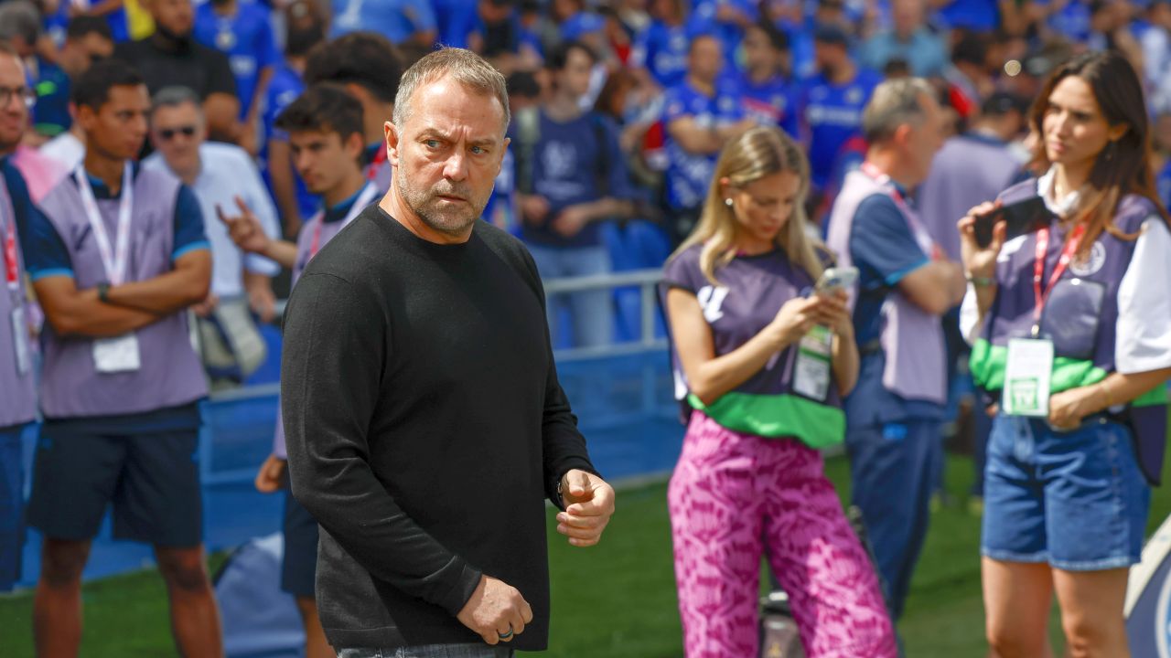Μπαρτσελόνα: Ο Φλικ επέκτεινε την παραμονή του