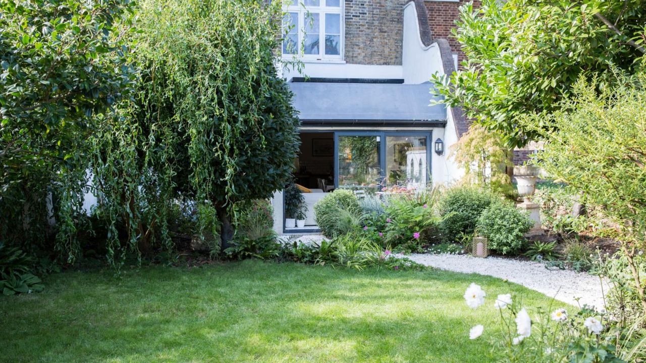 Aldi’s clever new £15 garden tool uses fire to kill weeds – how to use ...