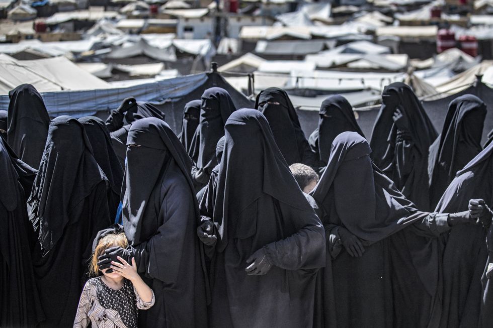 Australia welcomes more than a dozen ISIS members from Shamima Begum's ...