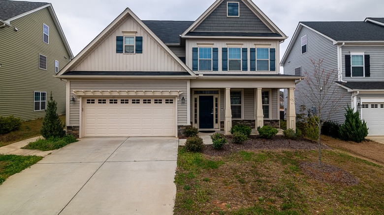 Tips for repairing the thinning grass in your yard