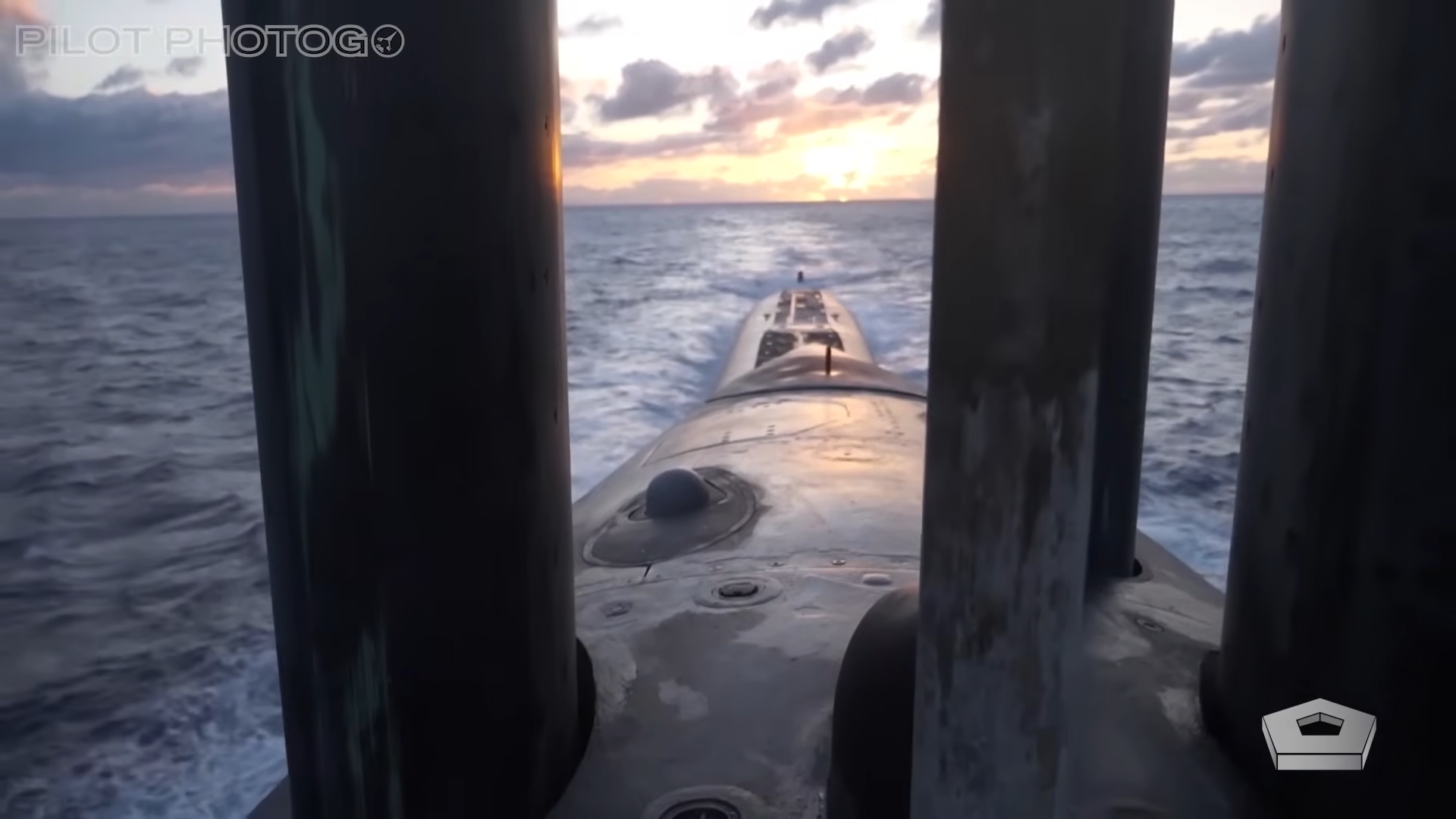 Watch America’s S-3 Viking hunt Soviet submarines - "No escape"
