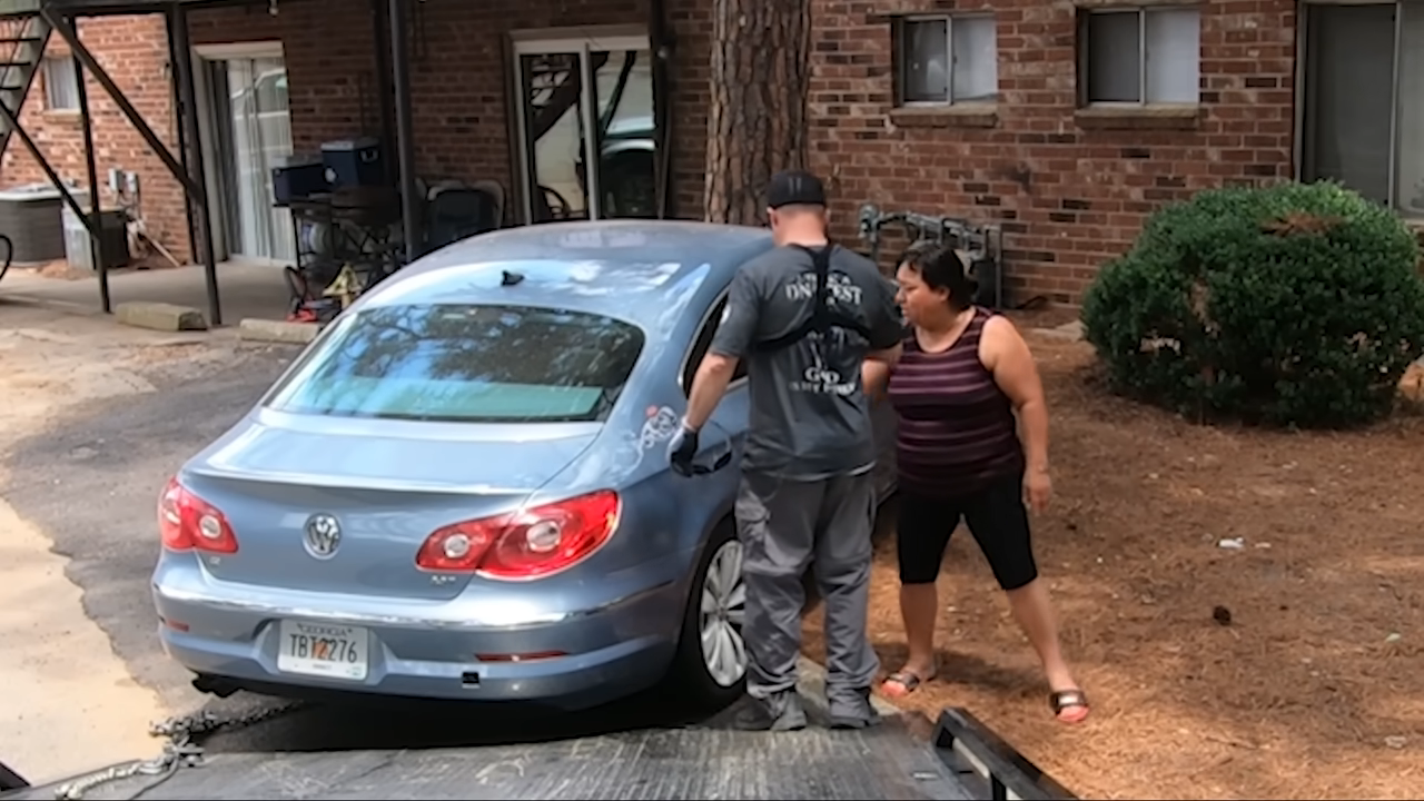 You're stealing my car! - Bad decision led to public humiliation caught ...