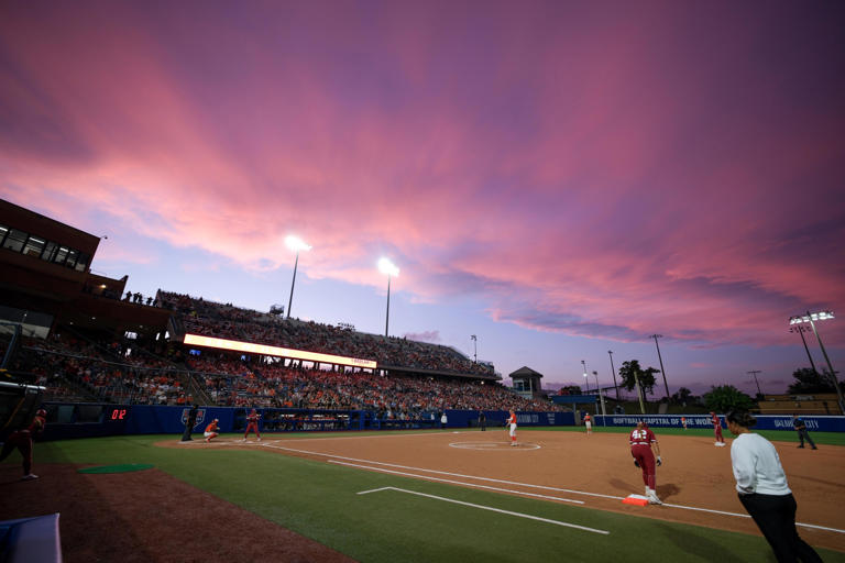 NCAA softball tournament 2026: Full bracket, schedule, regional hosts ...