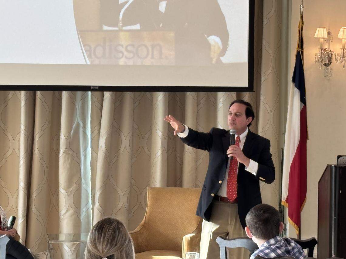 Abbott's senior adviser warns Republicans not to let Texas flip