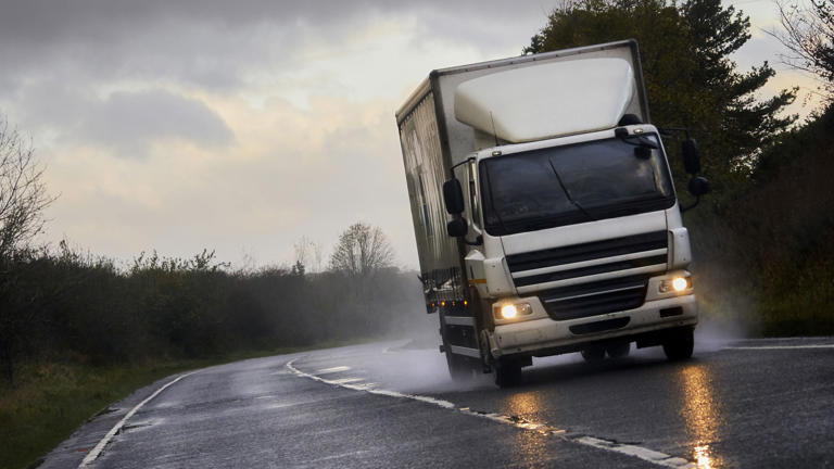 How to report an unsafe lorry, coach or bus driver