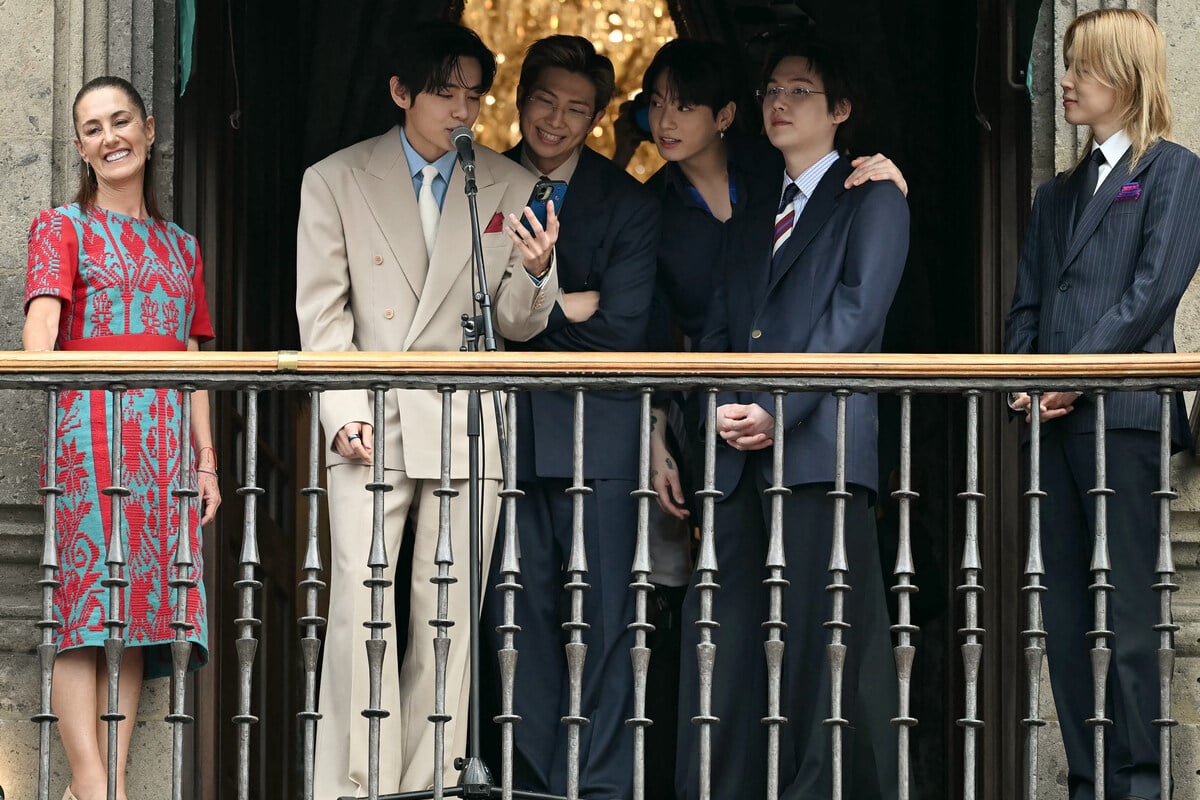 BTS draws massive crowd in Mexico as they meet with President Sheinbaum ...