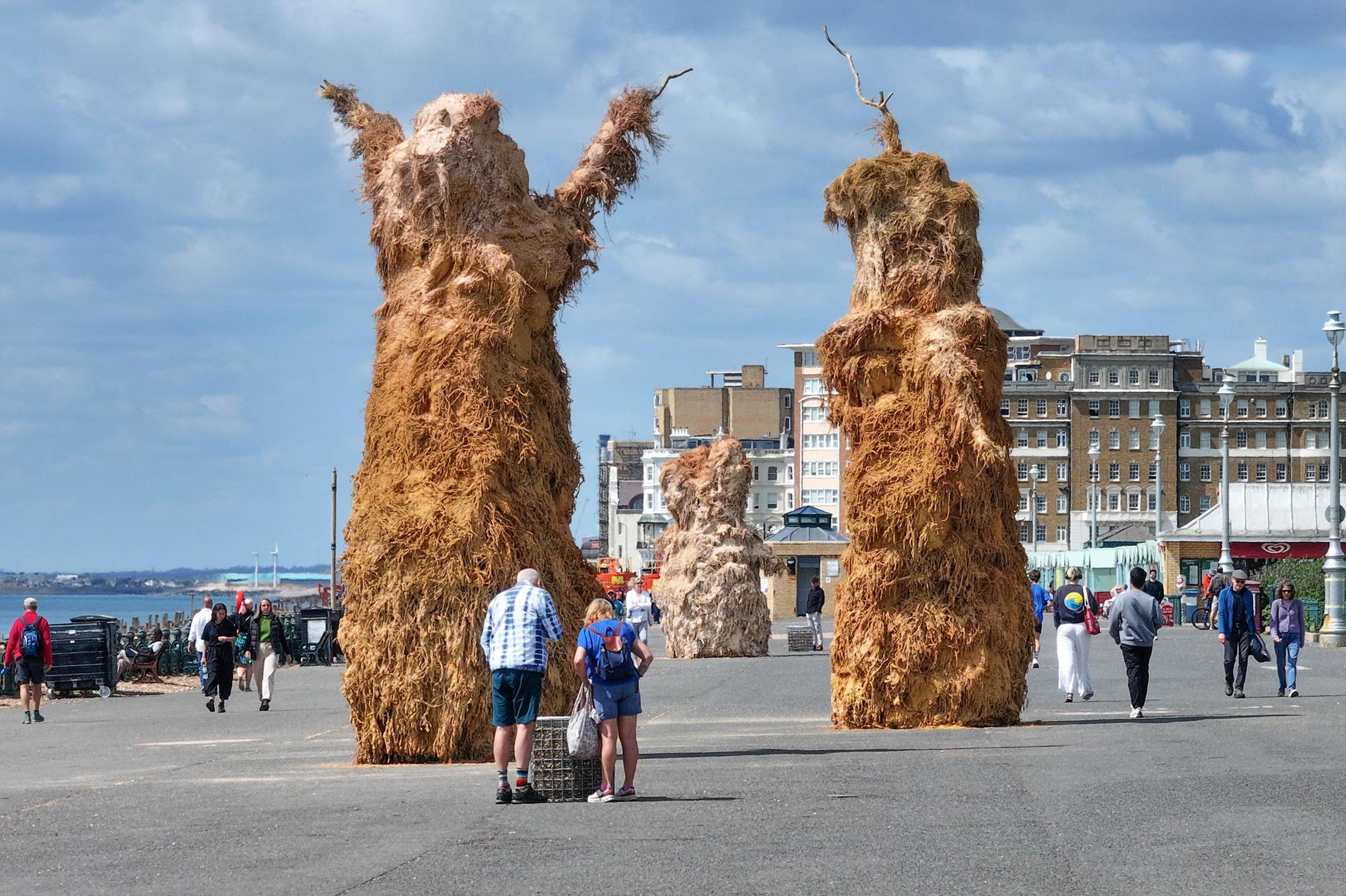 ‘Monumental’ outdoor sculptures made of hay and straw appear on East ...