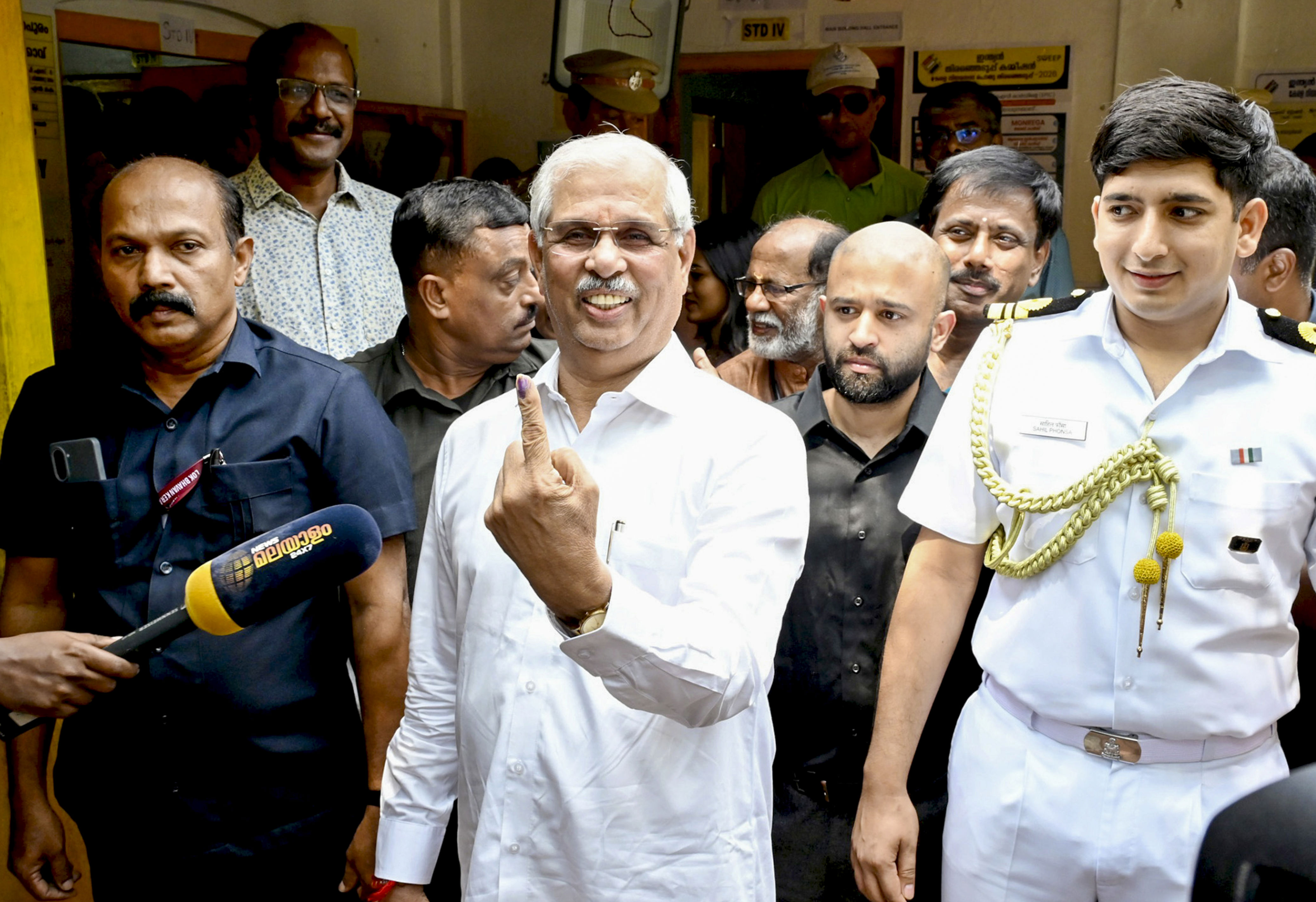 Kerala Guv dissolves 15th Legislative Assembly
