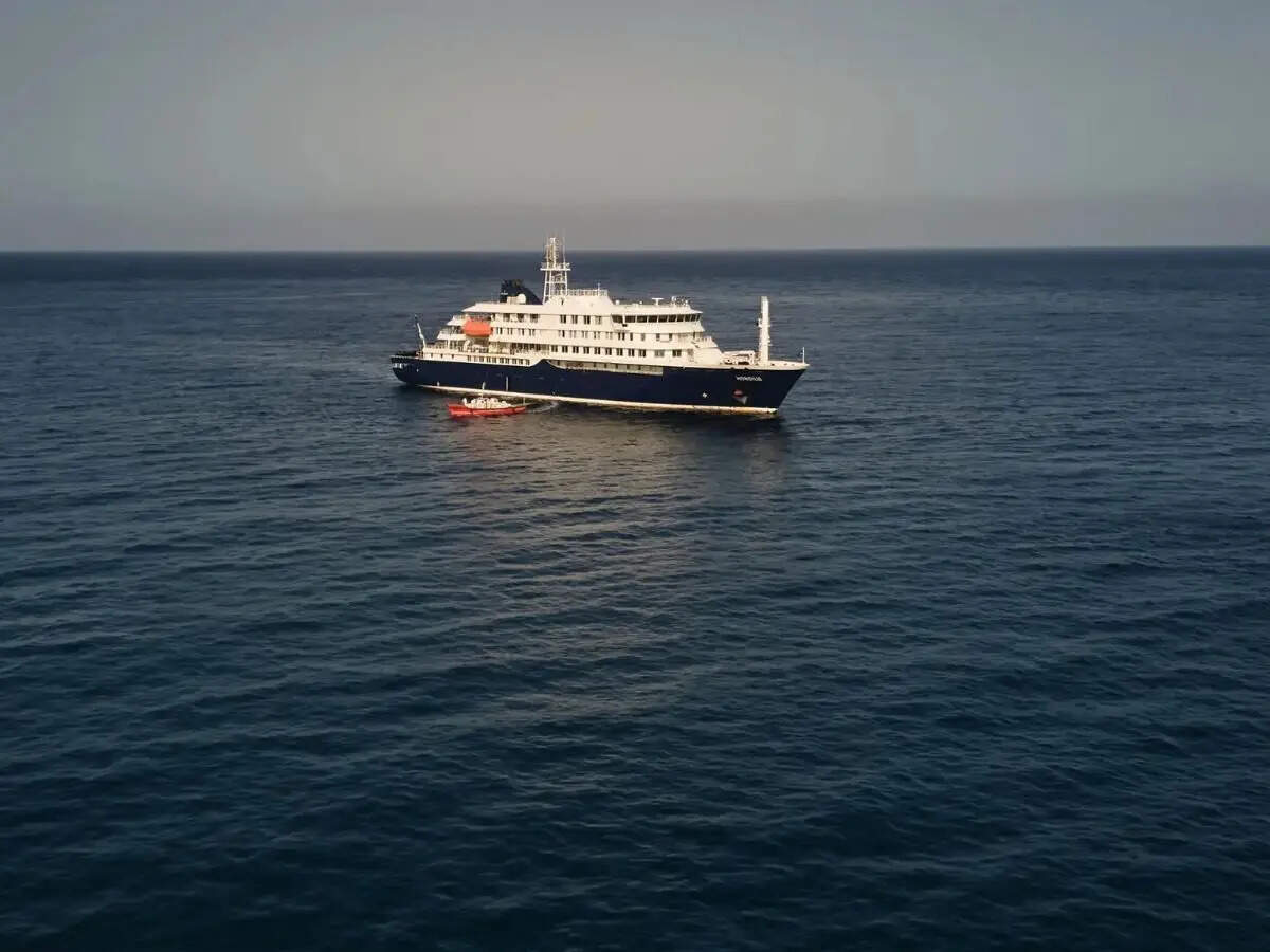 Countries scramble to track passengers of virus-hit cruise ship