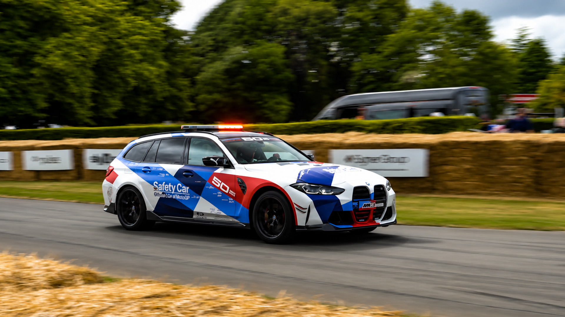 Que se passe-t-il quand une voiture de sécurité MotoGP rejoint la course