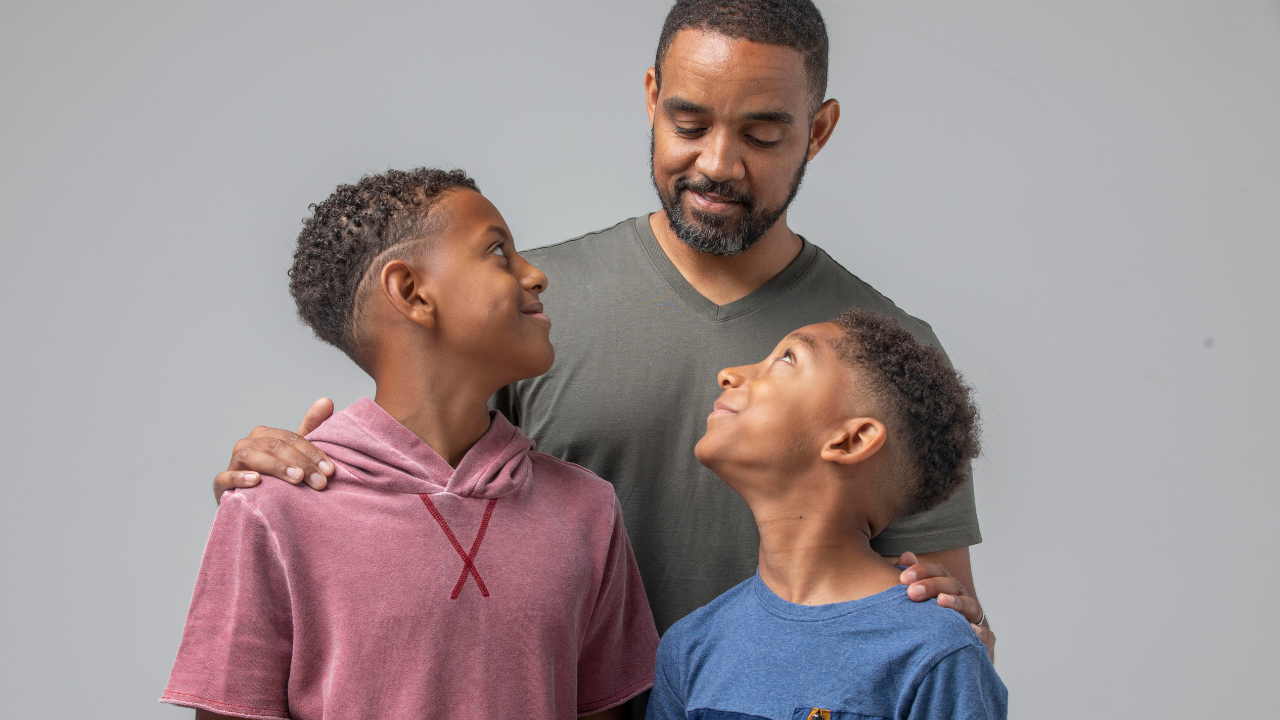 What is the right age for your child's first smartphone? Parenting ...
